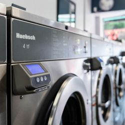 LONG ISLAND LAUNDRY COMPANY - 15 Photos & 12 Reviews - 61 Glen St, Glen ...