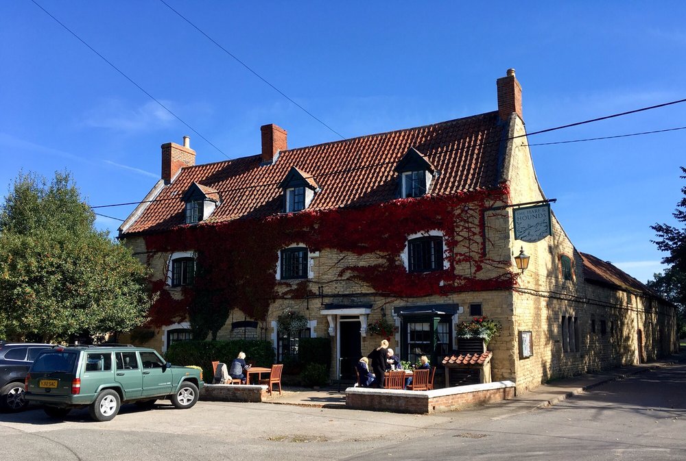 THE HARE & HOUNDS INN - Updated July 2025 - The Green, Grantham ...
