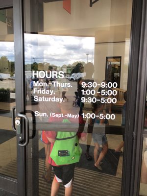 STERLING HEIGHTS PUBLIC LIBRARY - Updated December 2025 - 20 Photos ...