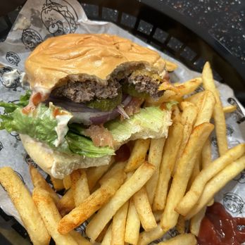 JUNIOR COLOMBIAN BURGER - Updated June 2025 - 183 Photos & 126 Reviews ...