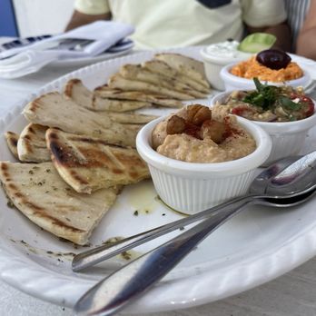 YAMAS GREEK KITCHEN + BAR - Updated November 2024 - 577 Photos & 270 ...