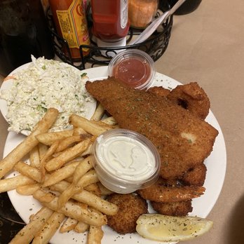 BLUE CLAW RESTAURANT & CRAB EATERY - Updated September 2024 - 485 ...