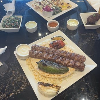 MIDDLE EATZ - Updated December 2024 - 40 Photos & 29 Reviews - 412 ...