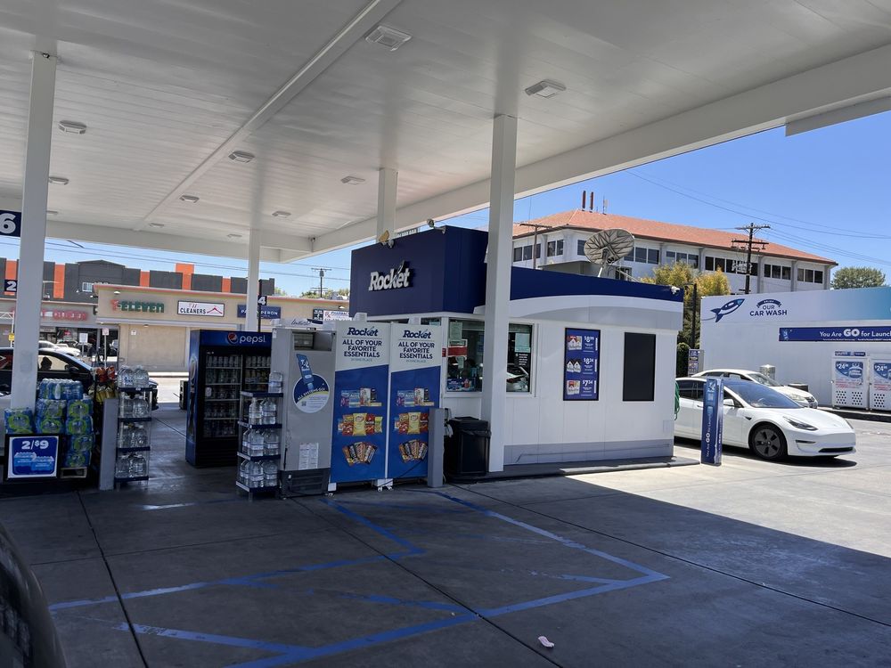 ROCKET - Updated January 2026 - 19706 Ventura Blvd, Woodland Hills ...