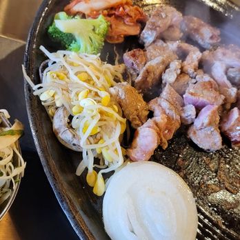 THE CAST IRON POT - Updated November 2024 - 1306 Photos & 944 Reviews ...