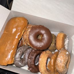 ROLLING PIN DONUTS - Updated July 2025 - 843 Photos & 957 Reviews - 429 ...