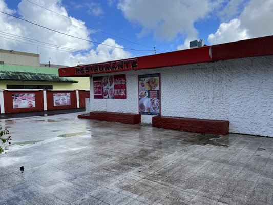 LA CUEVA DEL CHICKEN INN - Updated December 2025 - 57 Photos & 30 ...