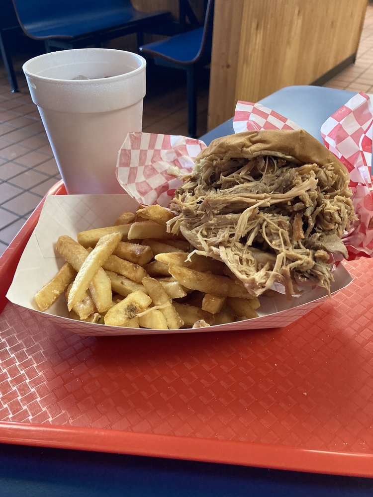 LITTLE PIGS BBQ - 50 Photos & 33 Reviews - 261 Market St, Seneca, South ...