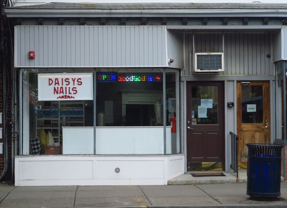 DAISY’S NAILS - Updated December 2025 - 11 Photos & 15 Reviews - 108 N ...