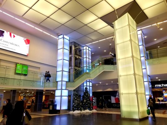 YONGE EGLINTON CENTRE - Updated September 2024 - 37 Photos & 28 Reviews ...