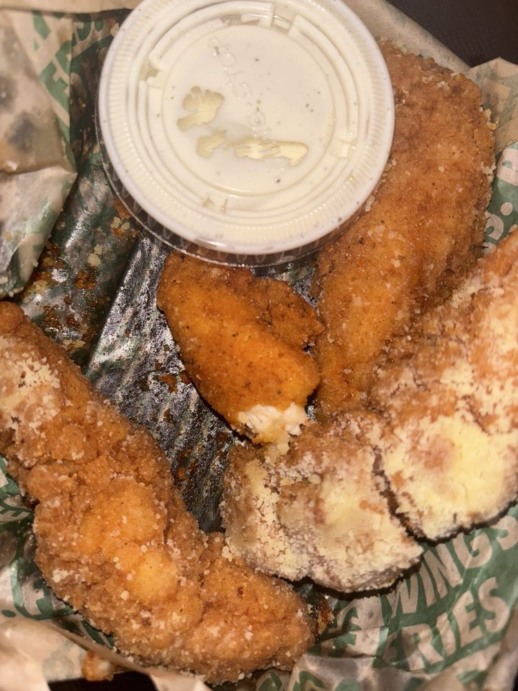 WINGSTOP - Updated July 2025 - 16 Photos & 16 Reviews - 2305 Delaware ...