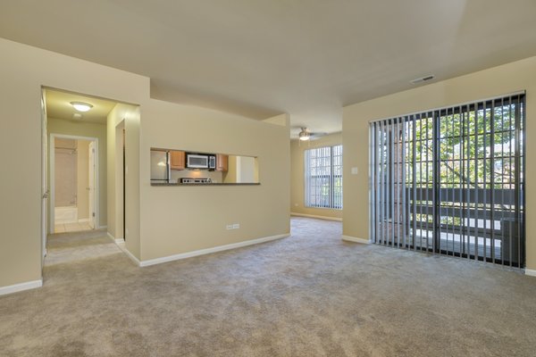 CLOVER RIDGE EAST APARTMENTS - Updated October 2025 - 11 Photos & 20 ...