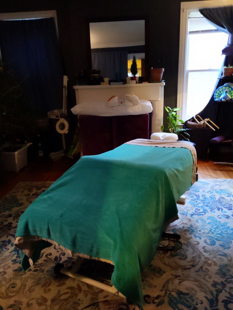 MOMMA MOON MASSAGE AND DOULA SERVICES - Updated December 2025 - 7631 Ny ...