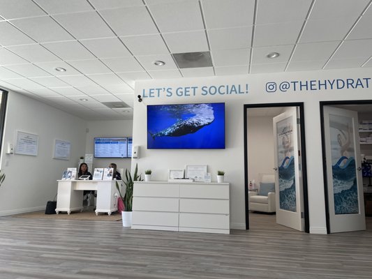 HYDRATION ROOM - Updated October 2025 - 31 Photos & 16 Reviews - 5753 E ...