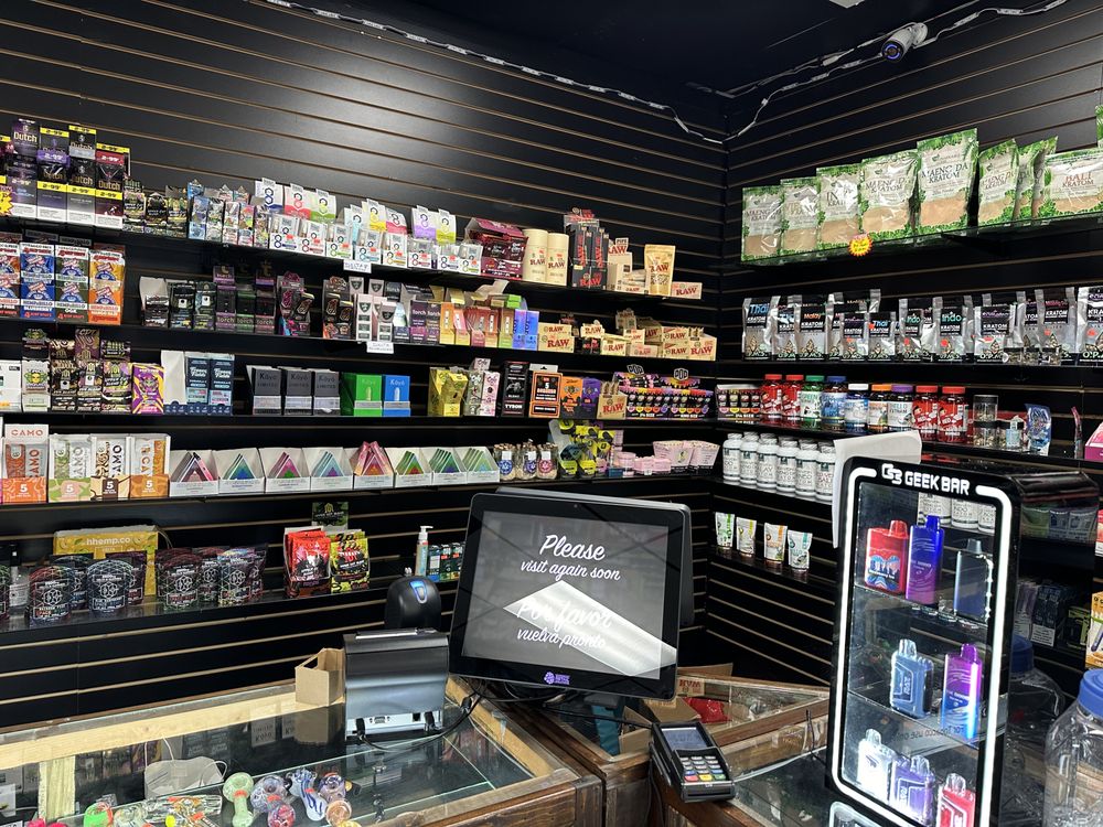 VAPE CLOUD &SMOKE - Updated July 2025 - 21 Photos - 1700 W Park Row Dr ...