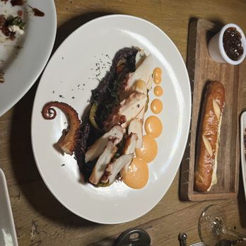 BARRIQUE KITCHEN & WINE BAR - Updated September 2024 - 477 Photos & 581 ...