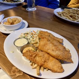 THE DISTRICT TAP DOWNTOWN - 305 Photos & 206 Reviews - 141 S Meridian ...