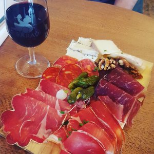 LE BARAV - 112 Photos & 190 Reviews - 6 rue Charles François Dupuis ...