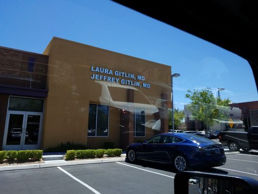 GITLIN LAURA G, MD - Updated December 2025 - 27 Reviews - 7110 Smoke ...