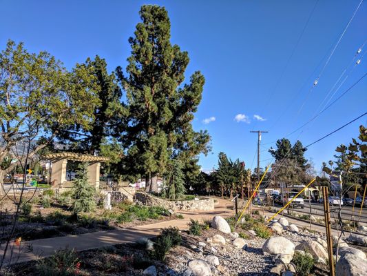 ALTADENA TRIANGLE PARK - TEMP. CLOSED - Updated October 2025 - 18 ...