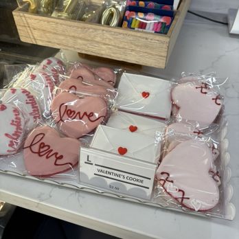 LAYERED CAKERIE - Updated October 2025 - 2515 Photos & 2026 Reviews ...