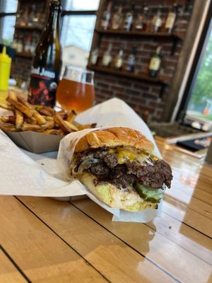 VALLEY BURGER - Updated August 2025 - 52 Photos & 78 Reviews - 1004 ...