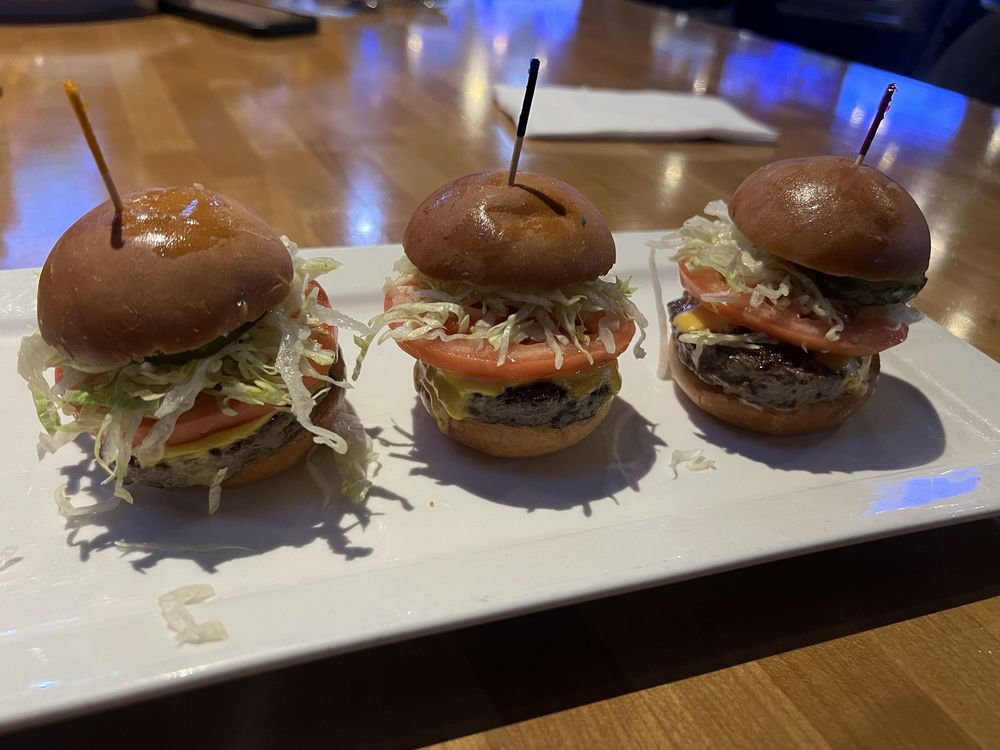 THE BULLPEN BAR & GRILL - Updated July 2024 - 347 Photos & 651 Reviews ...