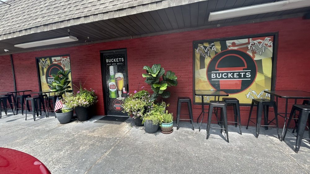 BUCKETS SPORTS BAR - Updated December 2024 - 41 Photos & 31 Reviews ...