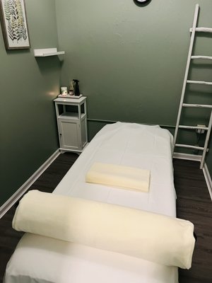 MOONLIGHT SPA - Updated December 2025 - 33 Photos - 713 Anderson Ave ...