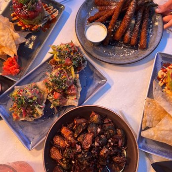 REUNION KITCHEN + DRINK - 744 Photos & 492 Reviews - 1118 E Cabrillo ...