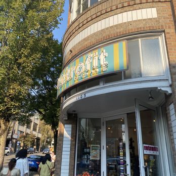 RETROFIT HOME - Updated January 2025 - 54 Photos & 105 Reviews - 1103 E ...