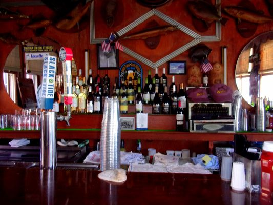 TWISTIES TAVERN ON THE BAY - TEMP. CLOSED - Updated June 2025 - 114 ...