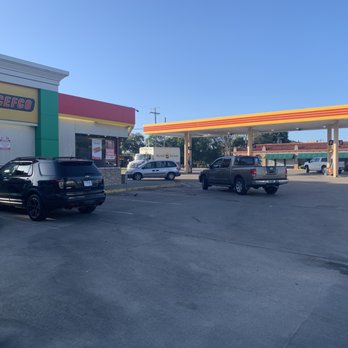 CEFCO CONVENIENCE STORE #24 - Updated August 2025 - 605 N 3rd St ...