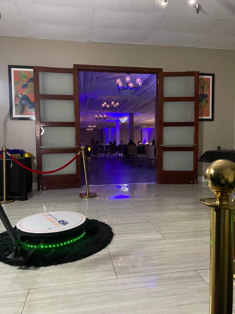 SHAWNA’S 360 PHOTO BOOTH - Updated August 2025 - 10 Photos - Capitol ...