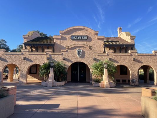AMTRAK STATION - DAVIS - Updated July 2024 - 105 Photos & 65 Reviews ...
