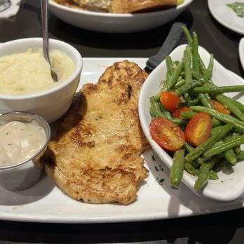 BOMBSHELLS RESTAURANT & BAR - Updated June 2024 - 51 Photos & 24 ...