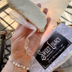 FITZKEE’S CANDIES - Updated September 2024 - 13 Reviews - 2352 S Queen ...