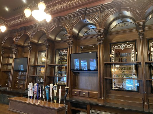 KC HOOLEY HOUSE - Updated January 2026 - 30 Photos & 24 Reviews - 170 E ...