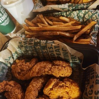 WINGSTOP - Updated October 2025 - 24 Photos & 33 Reviews - 42169-D Big ...
