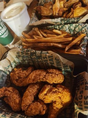 WINGSTOP - Updated July 2024 - 42169-D Big Bear Blvd, Big Bear Lake ...