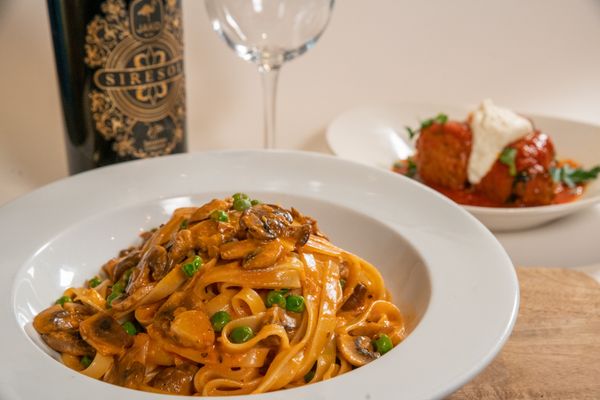 PRIMO’S ITALIAN RESTAURANT & LOUNGE - 218 Photos & 211 Reviews - 1717 N ...