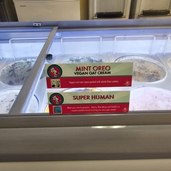 MOMOS SCOOPS ICE CREAM - Updated October 2025 - 13 Photos - 1024 Hwy ...