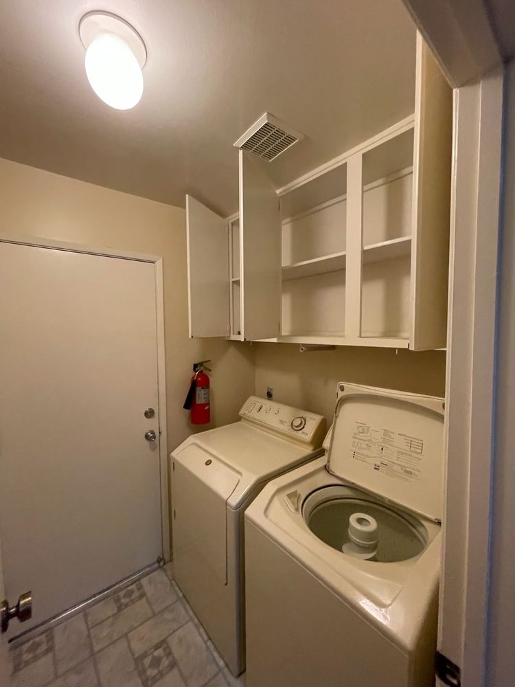 LIANA WALL - Updated October 2024 - 10 Photos - Oceanside, California ...