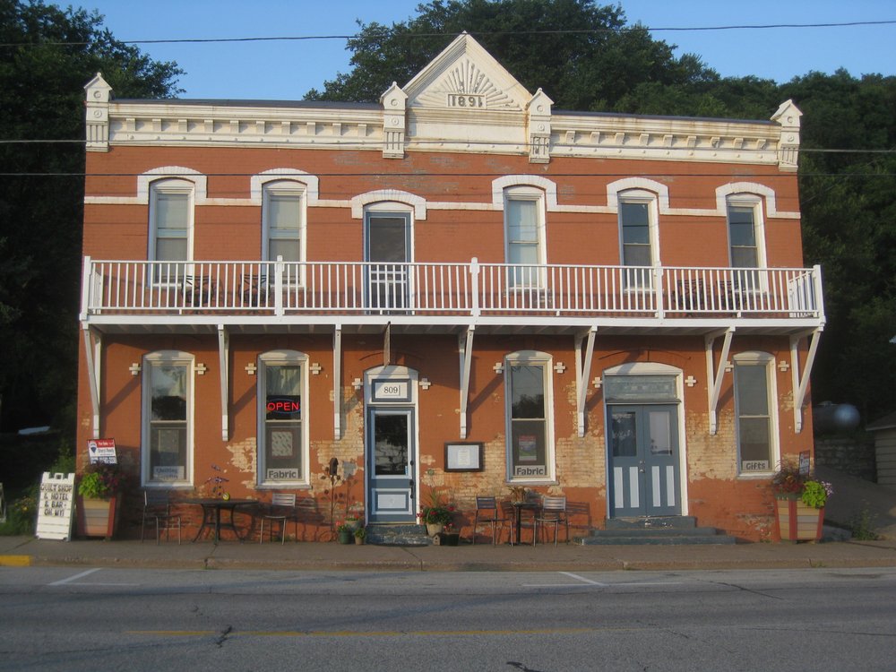 BURLINGTON HOTEL - Updated May 2025 - 809 N Main St, Alma, Wisconsin ...