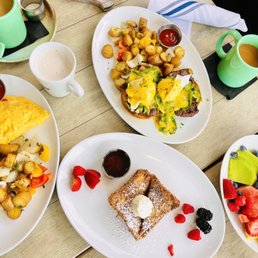 DRIFTWOOD KITCHEN - 3684 Photos & 2860 Reviews - 619 Sleepy Hollow Ln ...