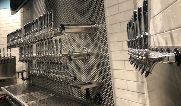 CRAFT 60 TAPHOUSE & GRILL - 143 Photos & 123 Reviews - 14346 Warwick ...