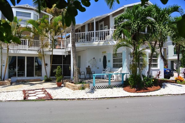 THE RUSH INN - Updated August 2025 - 13 Photos - 400 Bay Dr S ...