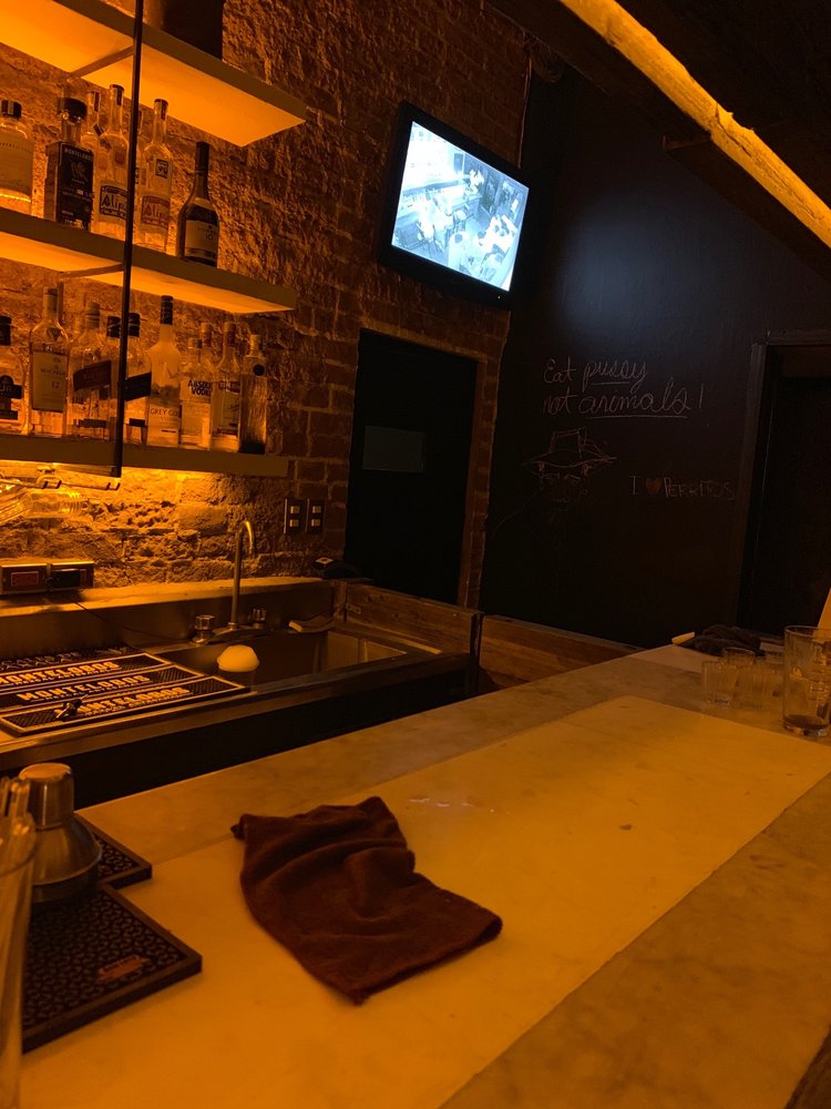 ENTRE PERROS Y LOBOS - Córdoba 107, Ciudad de México, CDMX, Mexico ...