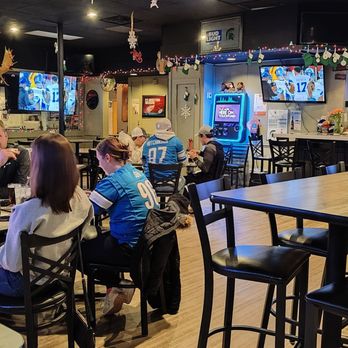 BUDDIES PUB & GRILL - Updated January 2026 - 16 Photos & 40 Reviews ...