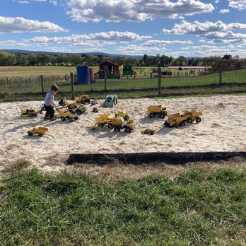 WAYSIDE FARM FUN - Updated January 2026 - 61 Photos & 21 Reviews - 5273 ...